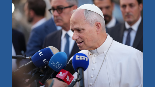 These traditionalist Catholics are defying Pope Leo XIV, and embracing ...