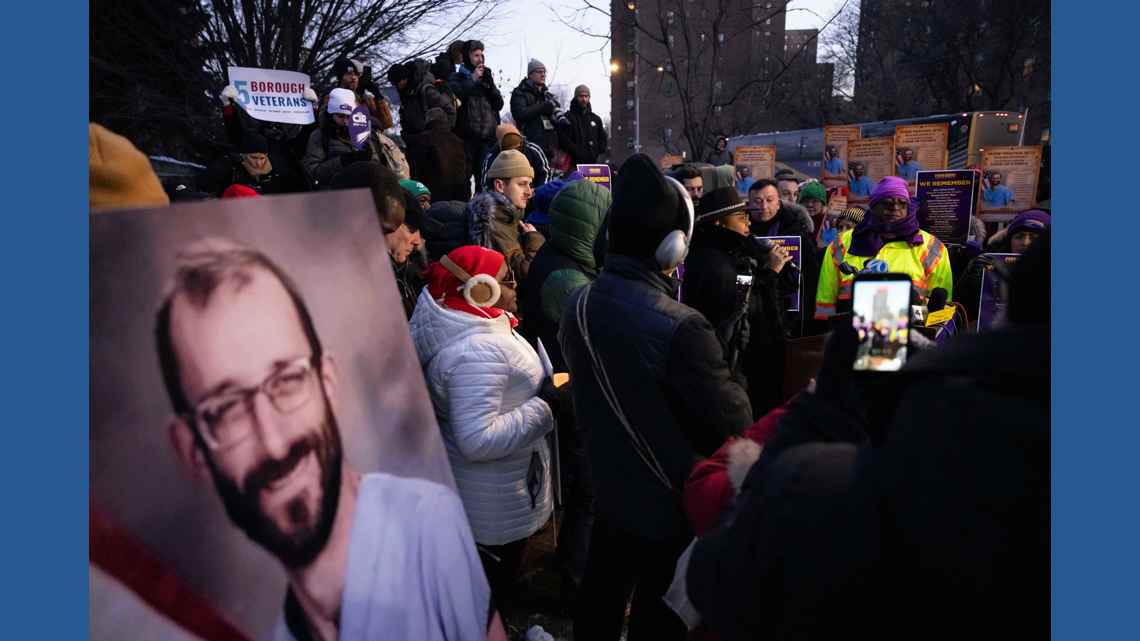 FBI takes over investigation of Minnesota shooting as Trump calls Alex ...