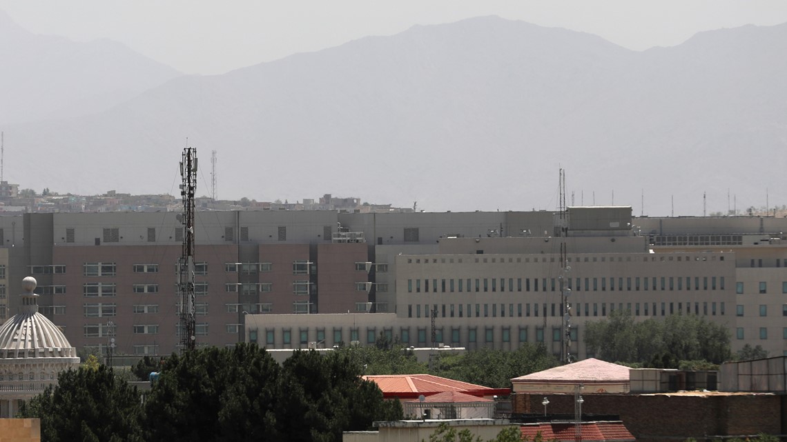 Additional Marines arrive in Kabul to aid urgent embassy airlift ...