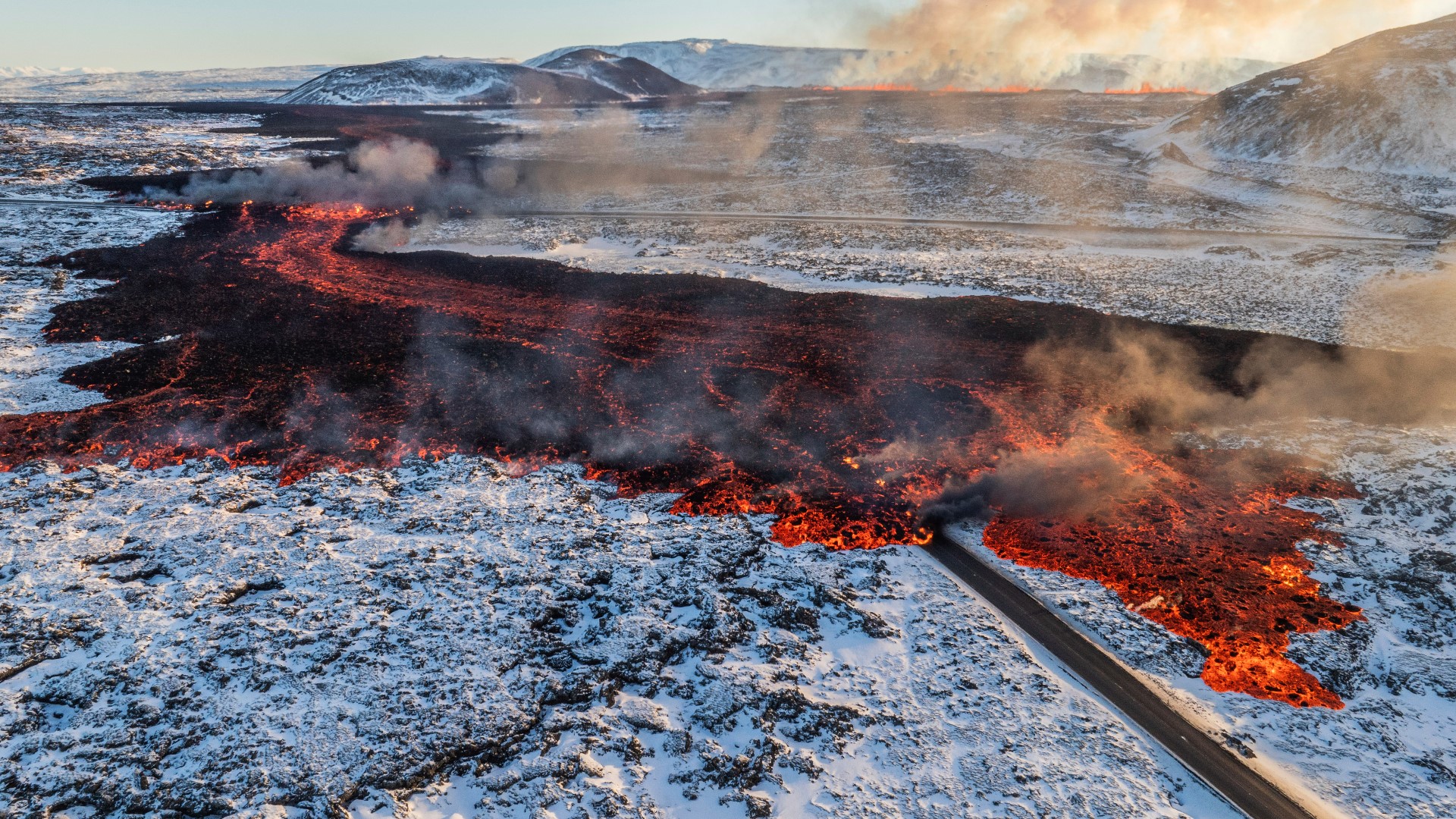 Iceland volcano erupts again, fountains of lava soaring 165 feet ...