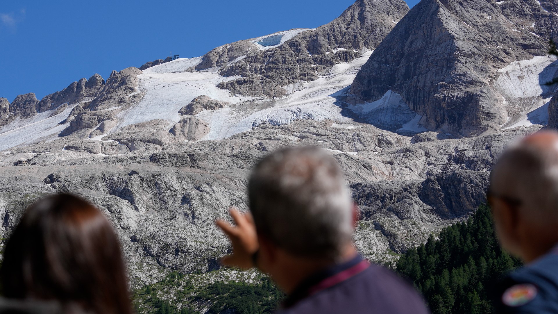 Alpine glacier avalanche: 7 dead, 13 unaccounted for in Italy | kare11.com