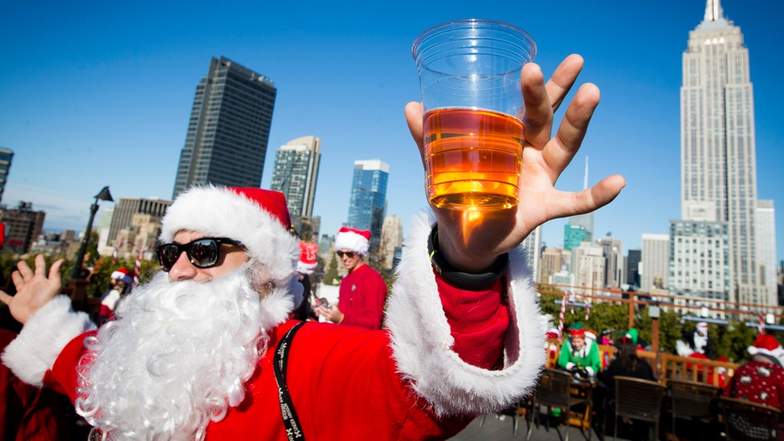 SantaCon 2023: Thousands descend on NYC for Santa-themed bar crawl ...