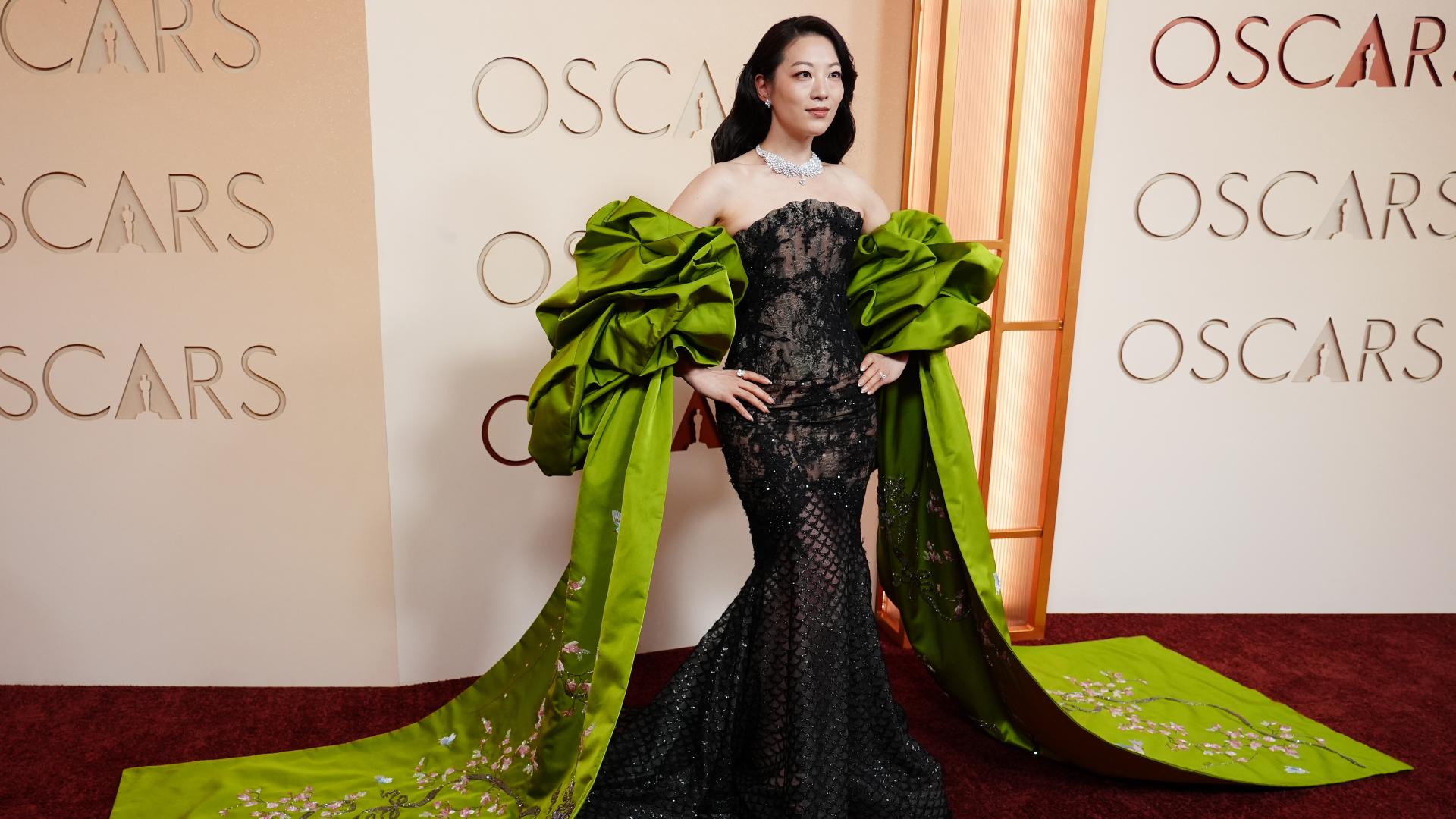 Oscars red carpet sees pops of color: See some of the top fashion ...