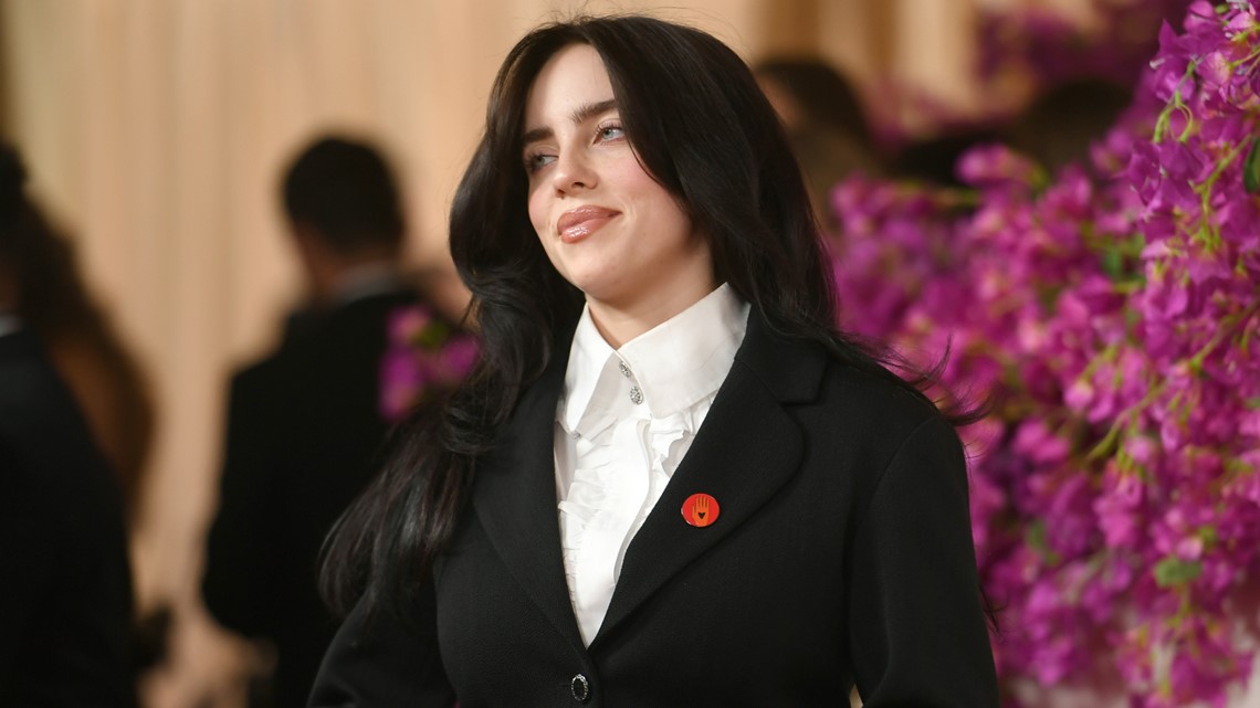 What did the red pins at the Oscars mean? | kare11.com