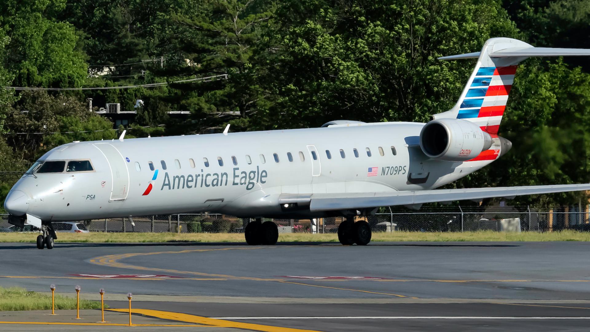 Passenger jet collides with helicopter near Washington's Reagan Airport ...