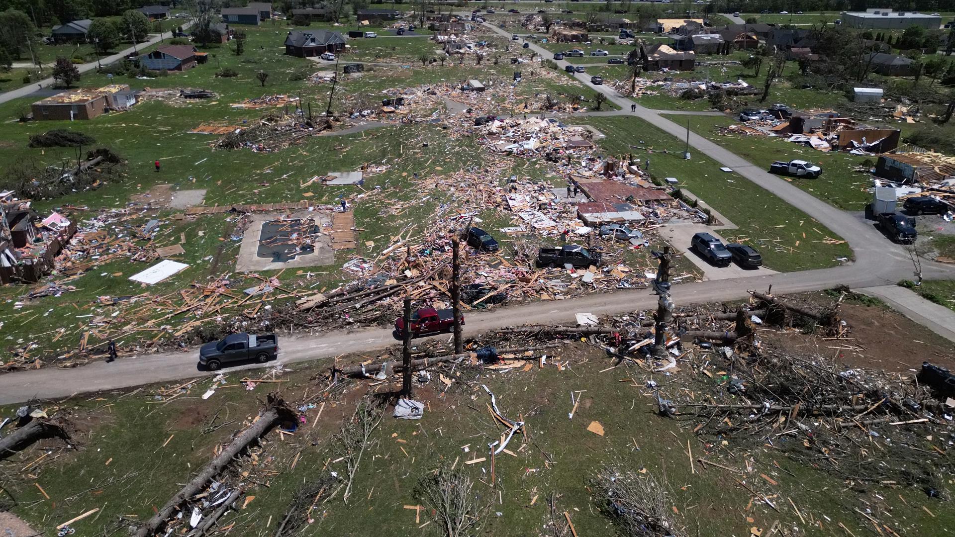 Tornadoes sweep through parts of Midwest and South, leaving dozens dead ...