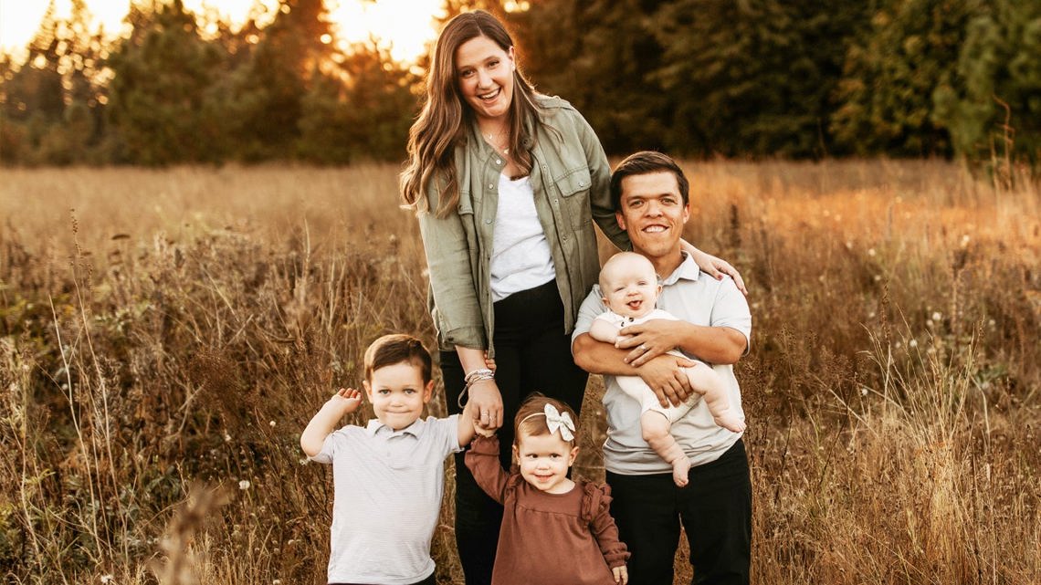 Tori and Zach Roloff's Daughter Lila Suffers Injury in the Pool: 'Split ...