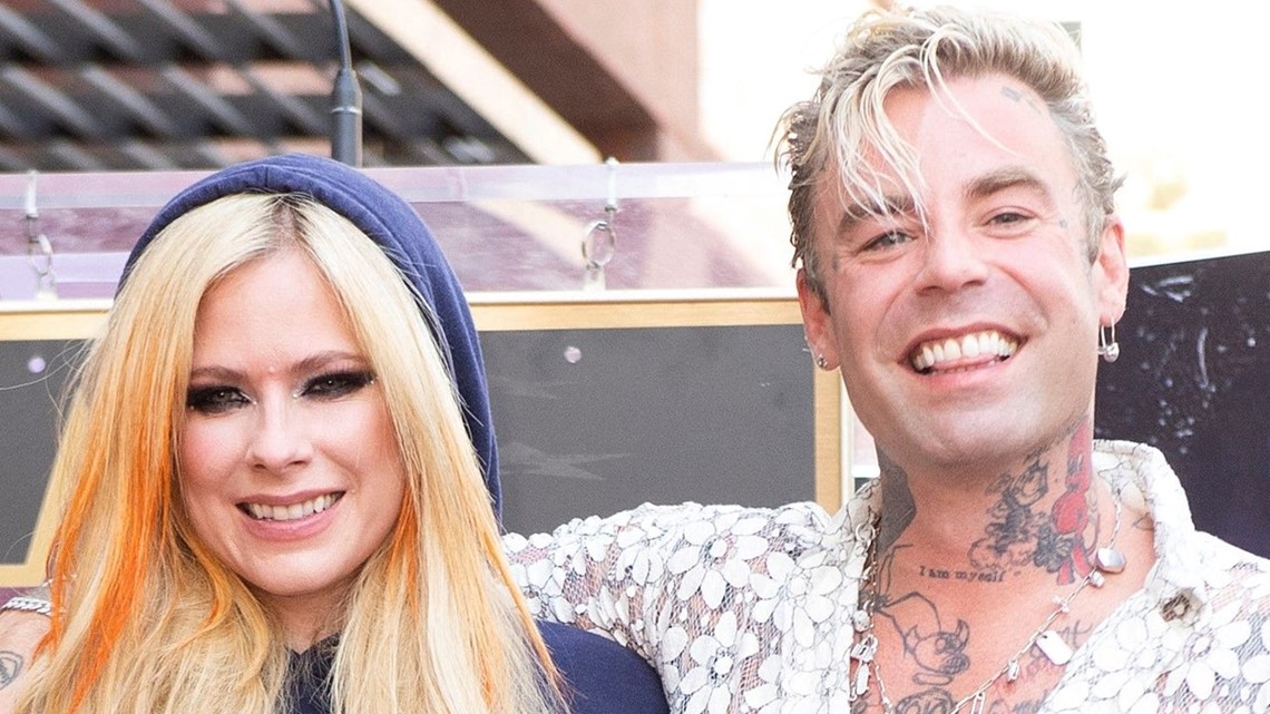 Are Avril Lavigne and Mod Sun Still Engaged? Here's Where Their ...