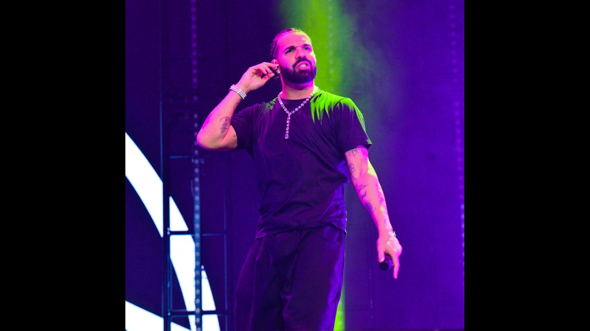 Drake's Massive Diamond Necklace Represents the 42 Times He Thought ...