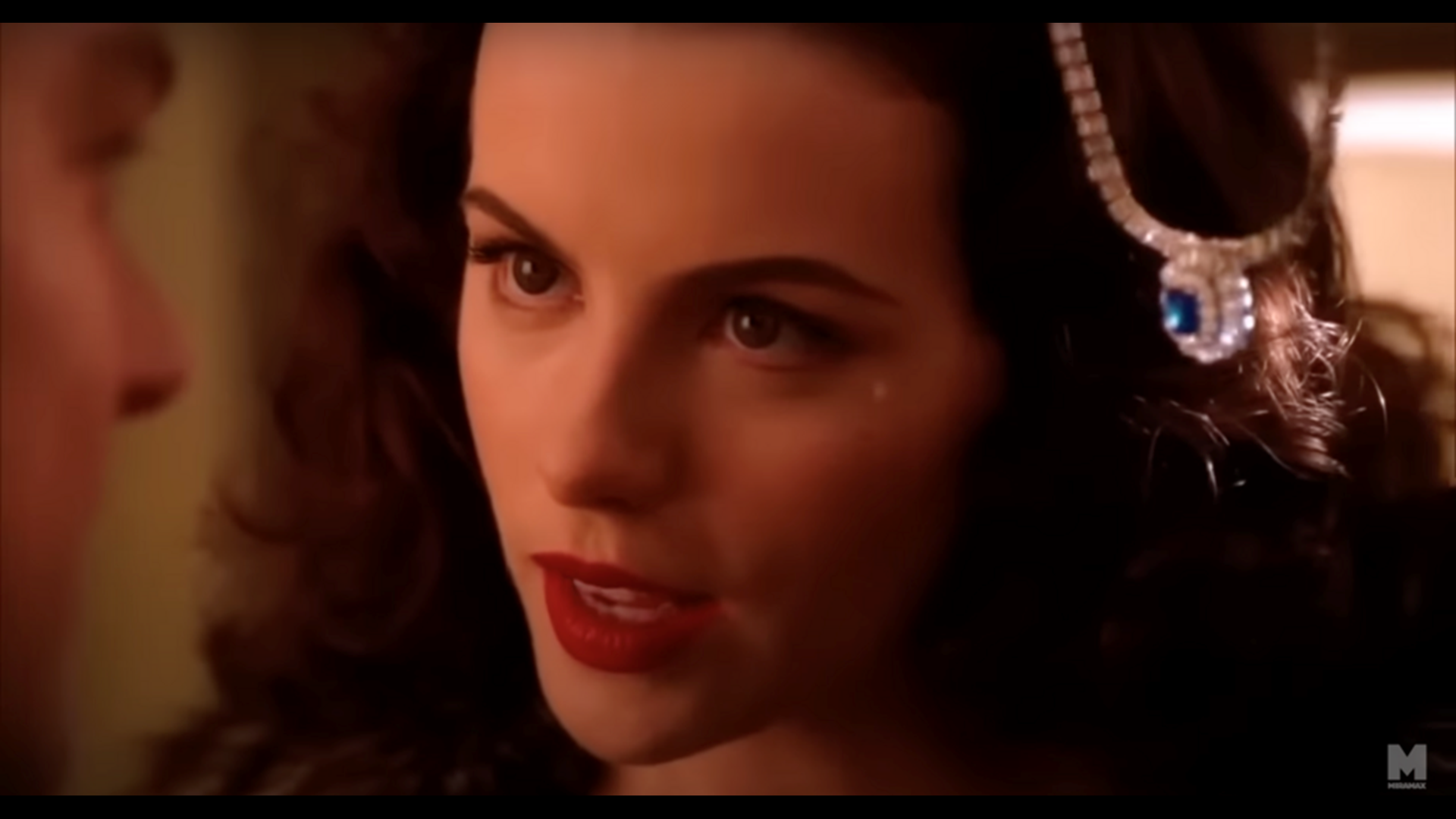 Kate Beckinsale Makes an Epic Callback With Her Dress at Leonardo ...