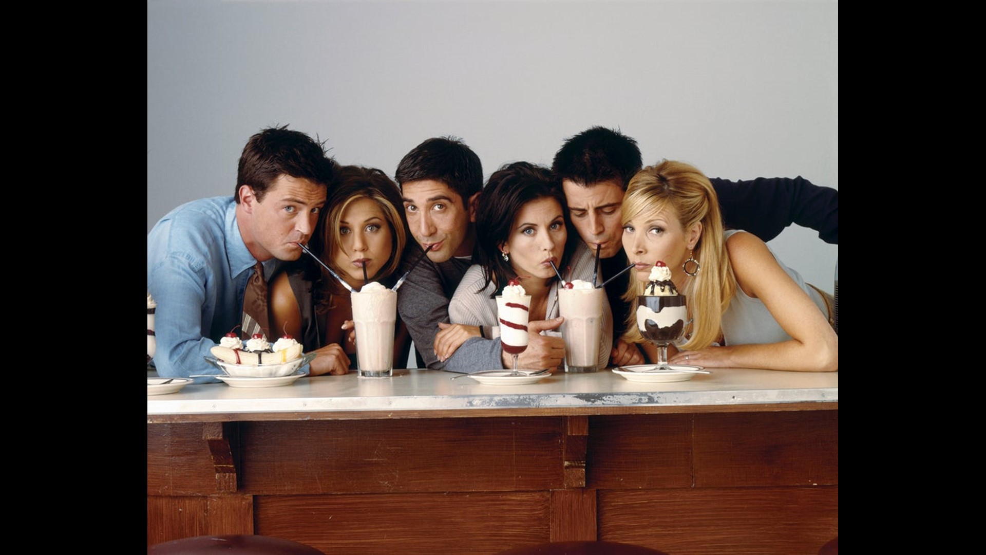 David Schwimmer Recalls 'Favorite Moments' With Matthew Perry After ...