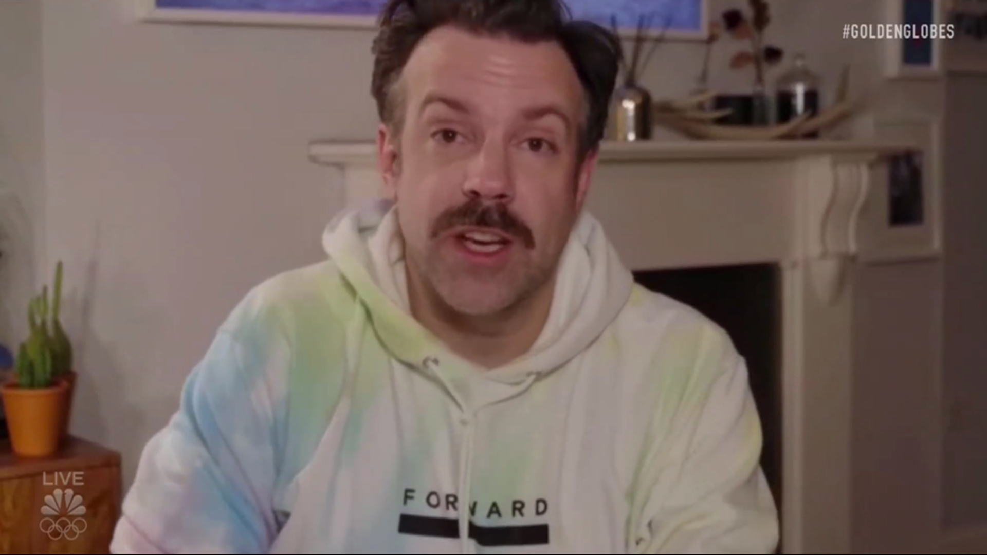 Jason Sudeikis' Tie-Dye Hoodie and the Best Cozy Looks From the 2021 ...
