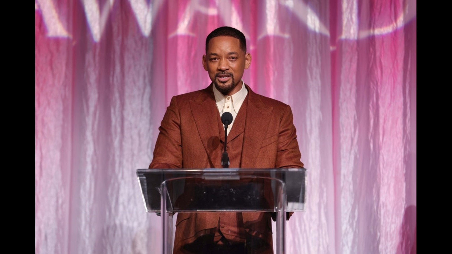 Will Smith Gets Emotional in First Awards Speech Since 2022 Oscars ...