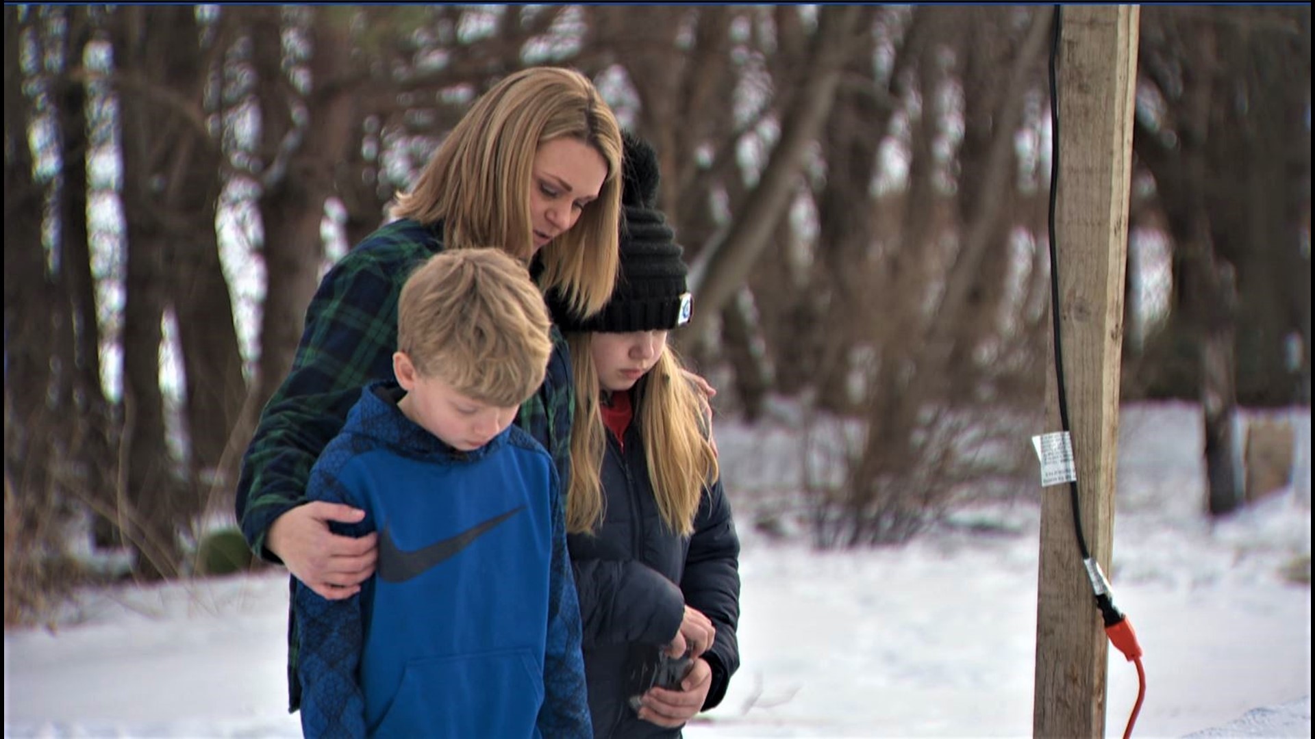 Kids scatter hockey dad's ashes at backyard rink he built for them ...
