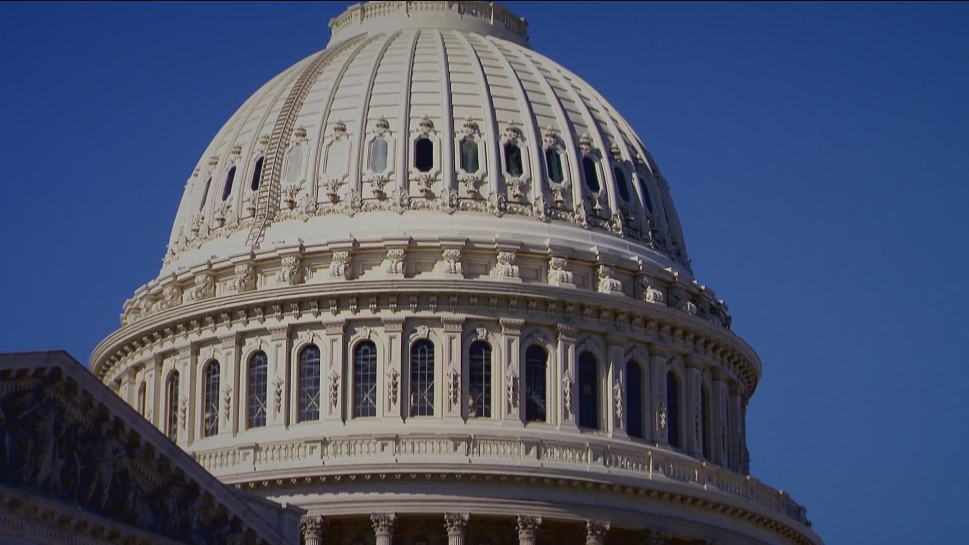 Federal employee unions say their members are struggling to make ends ...