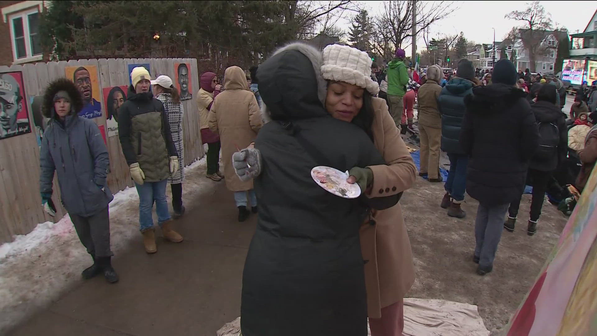 In south Minneapolis, Renee Good's memorial gives visitors a space to ...