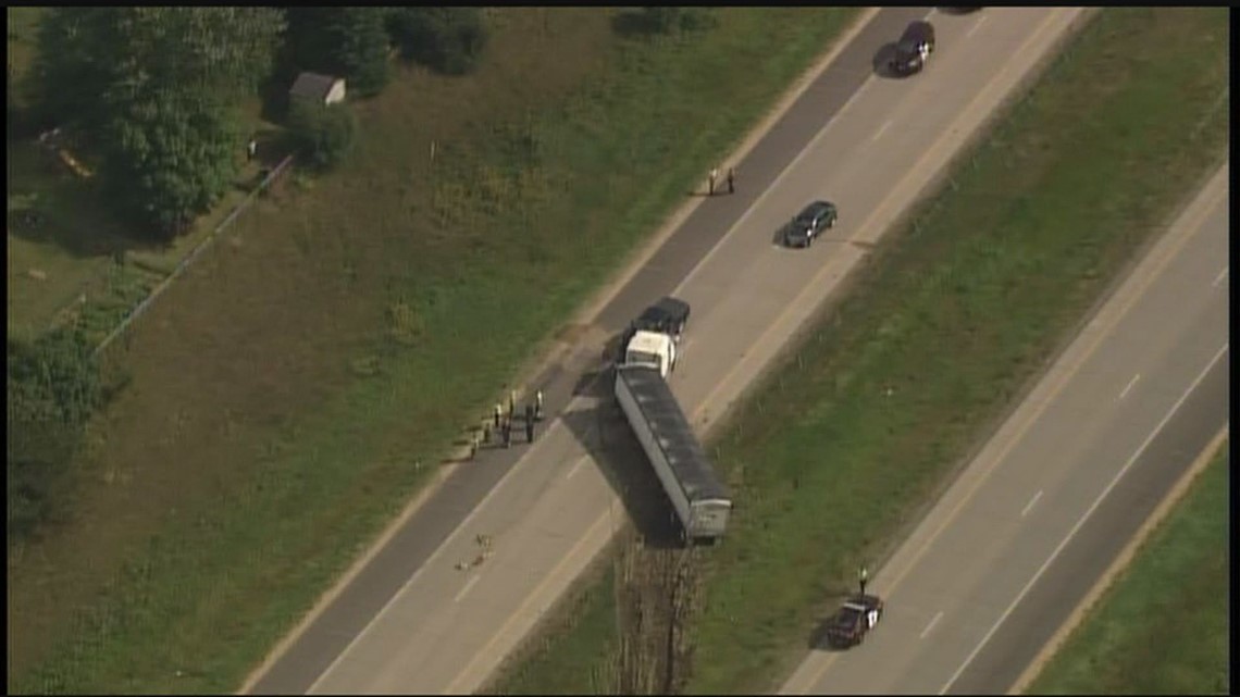 Crash closes northbound 694 in Oakdale | kare11.com