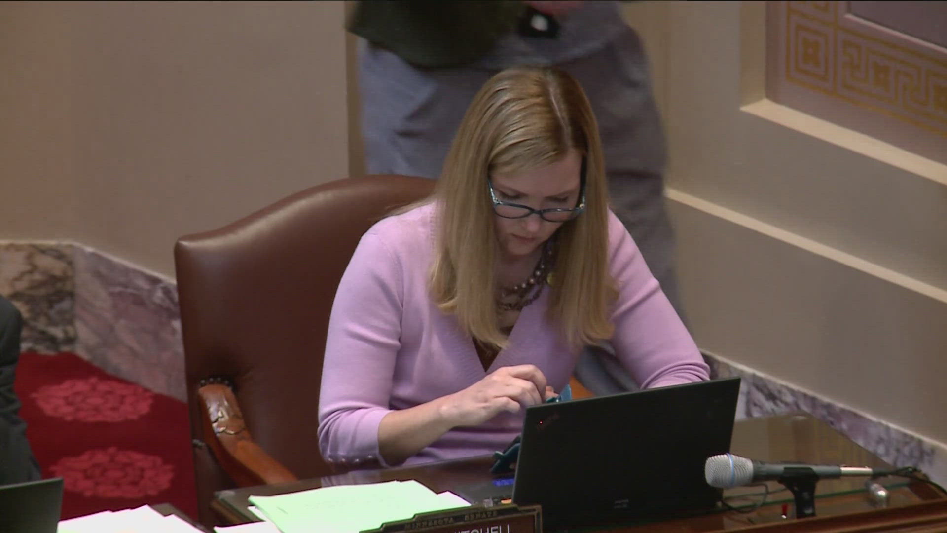 Senate Republicans blast Mitchell's delayed resignation plan | kare11.com