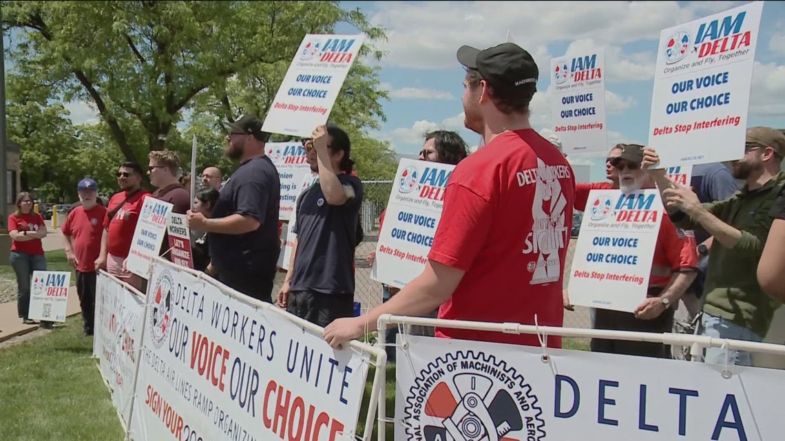Delta ramp, cargo agents rally as part of union organizing drive ...