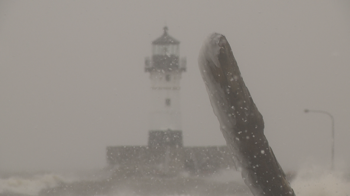 Blizzard buries Duluth with nearly 20 inches of snow | kare11.com