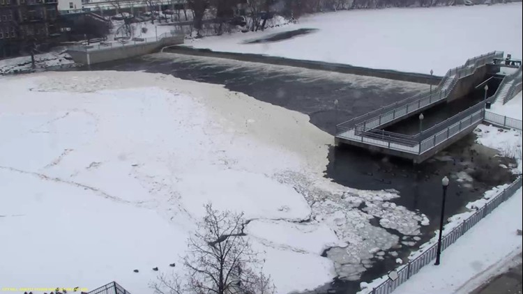 Ice jam leads to flooding on Mississippi River in Anoka Minnesota ...