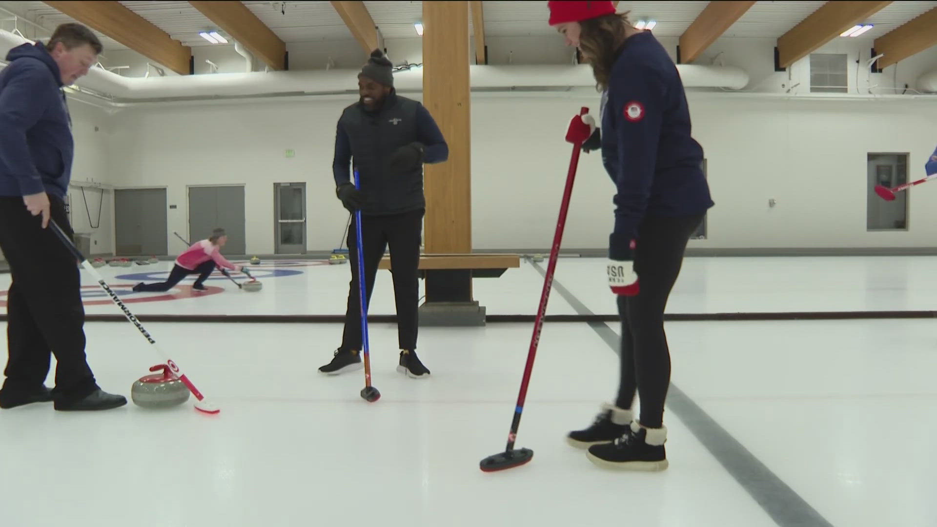 How to sweep in curling: KARE 11 Sunrise anchors get a lesson | kare11.com