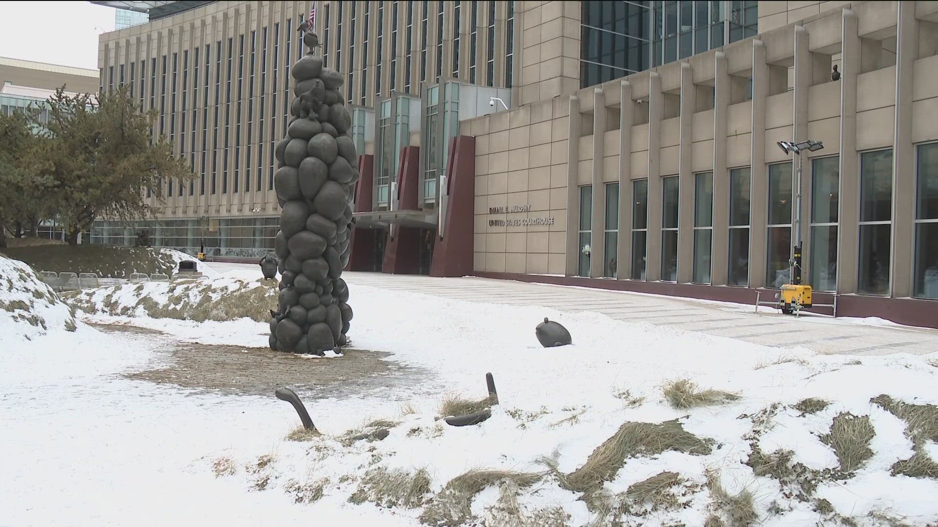 Federal agents can continue to tear gas and detain peaceful protestors ...