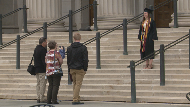 During U of M virtual commencement, families get creative to celebrate ...