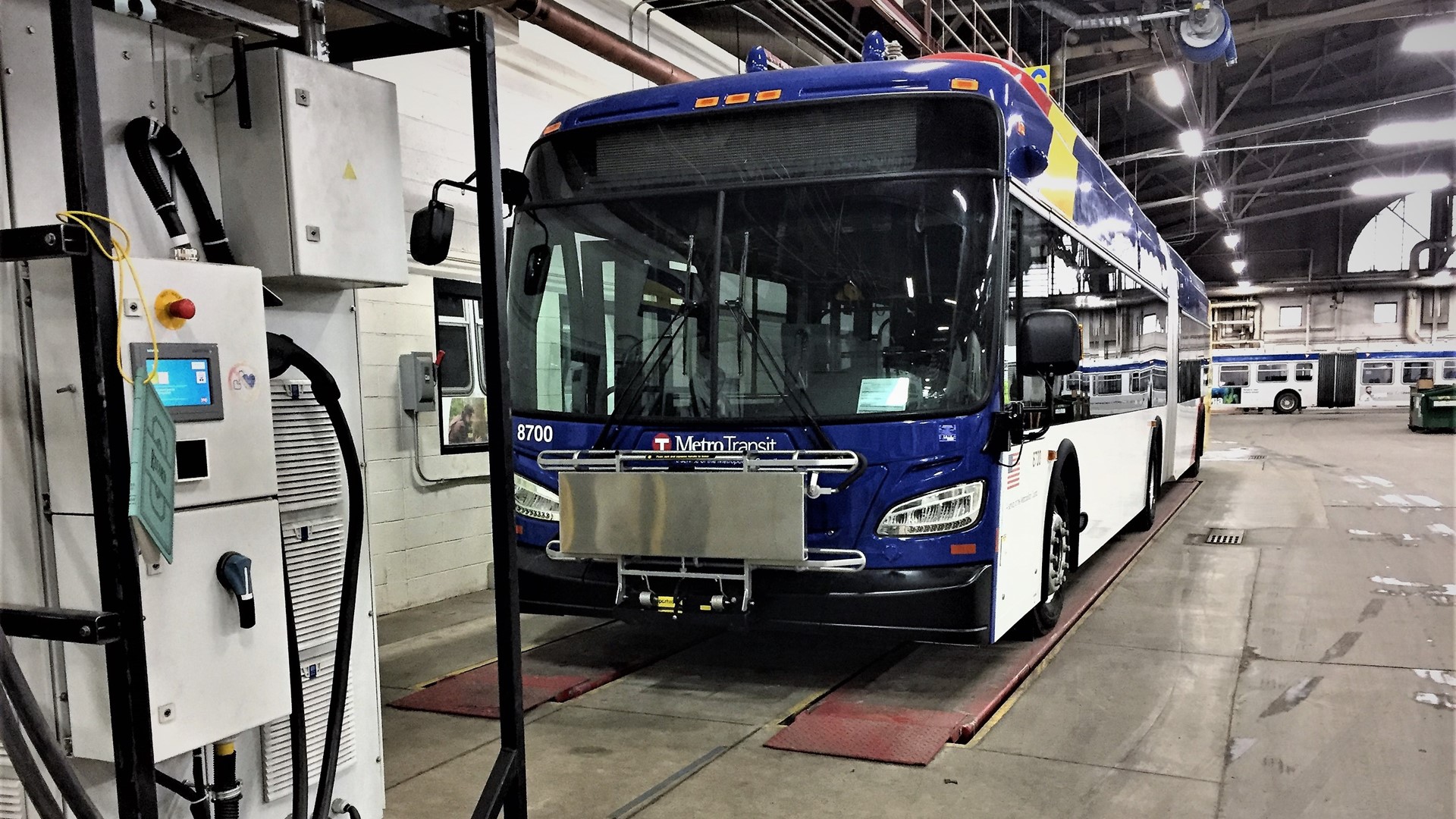 Metro Transit unveils first electric bus | kare11.com
