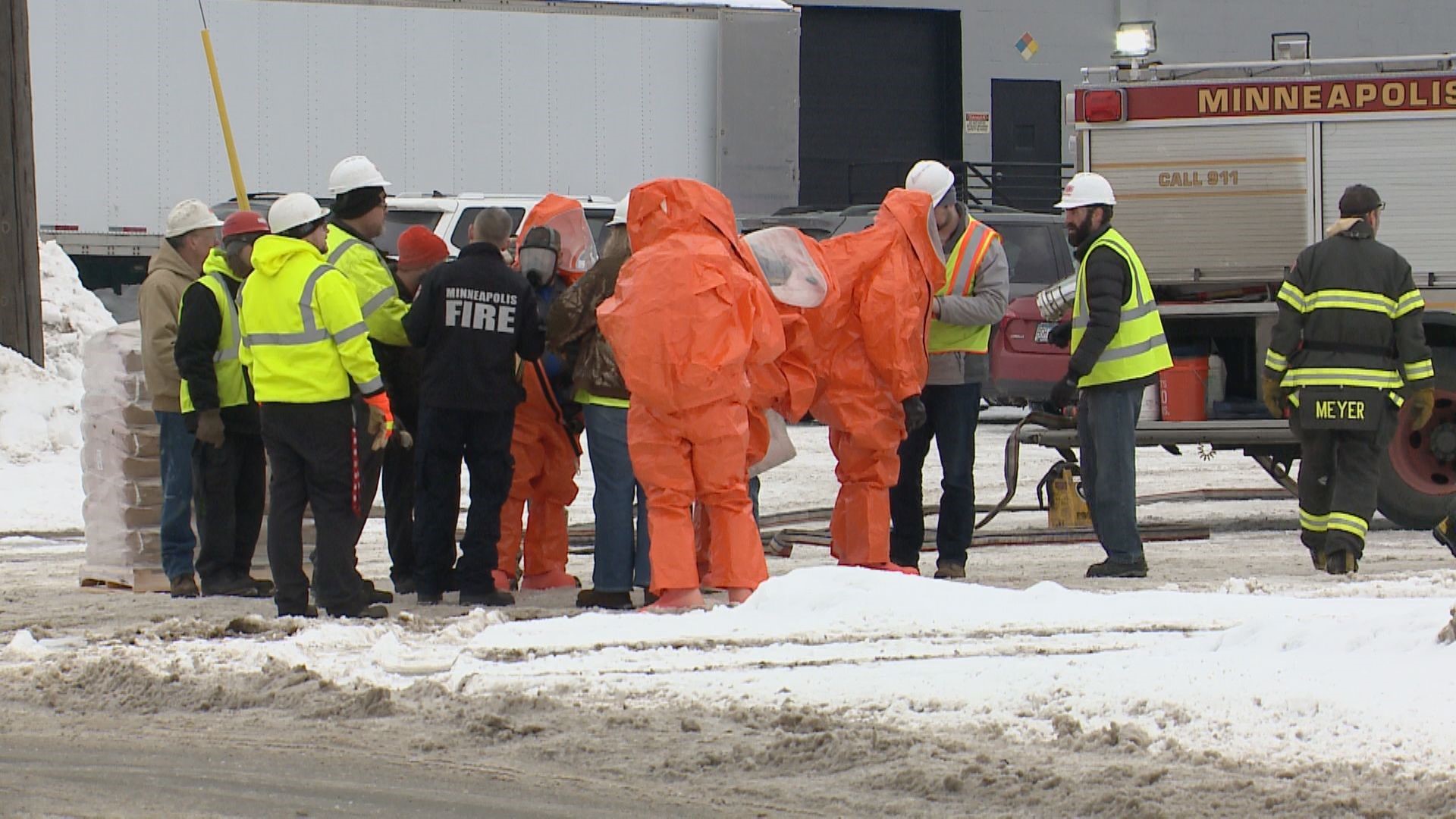Large chemical spill closes street in Minneapolis | kare11.com
