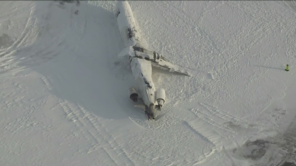 Delta offers $30K to passengers on plane that crashed in Toronto ...