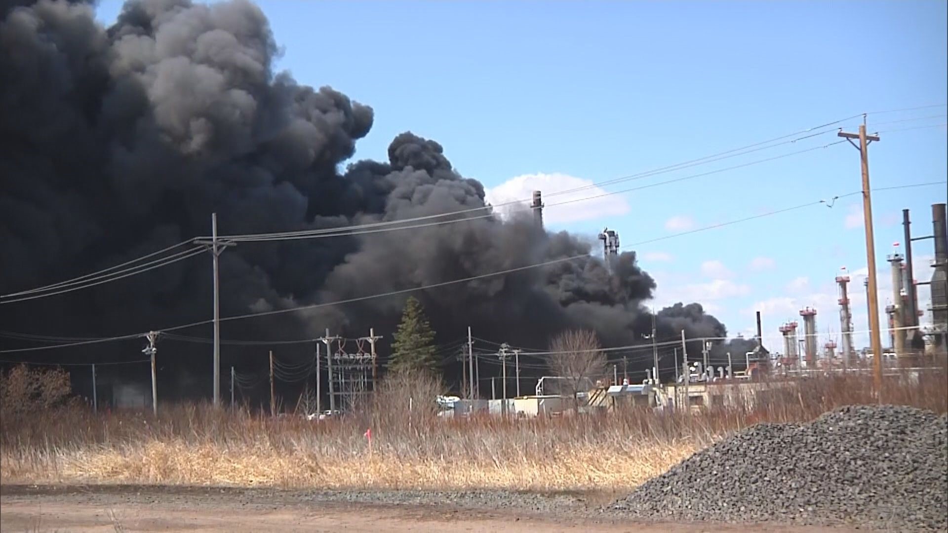 Officials: 13 people injured in Superior refinery fire | kare11.com