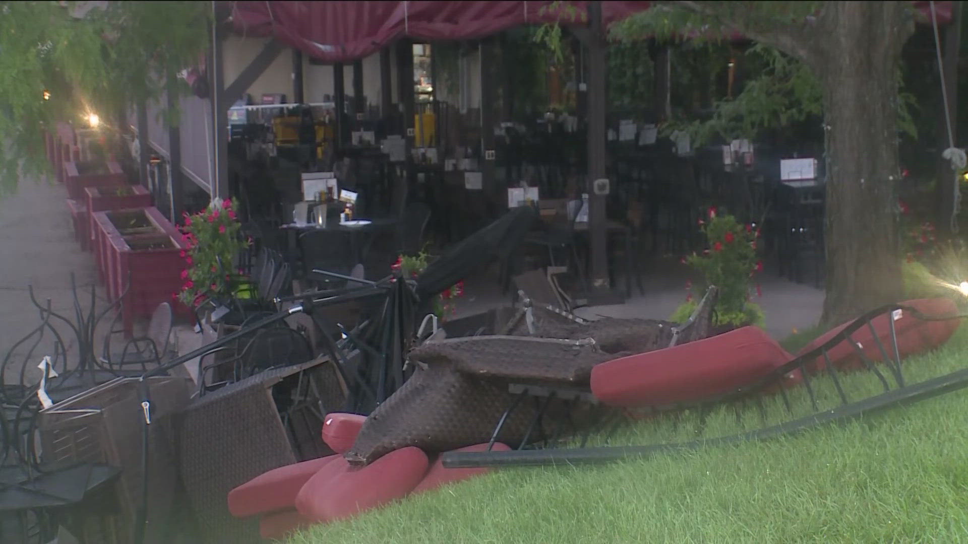 2 dead, 3 injured after vehicle plows into patio at Park Tavern in St ...