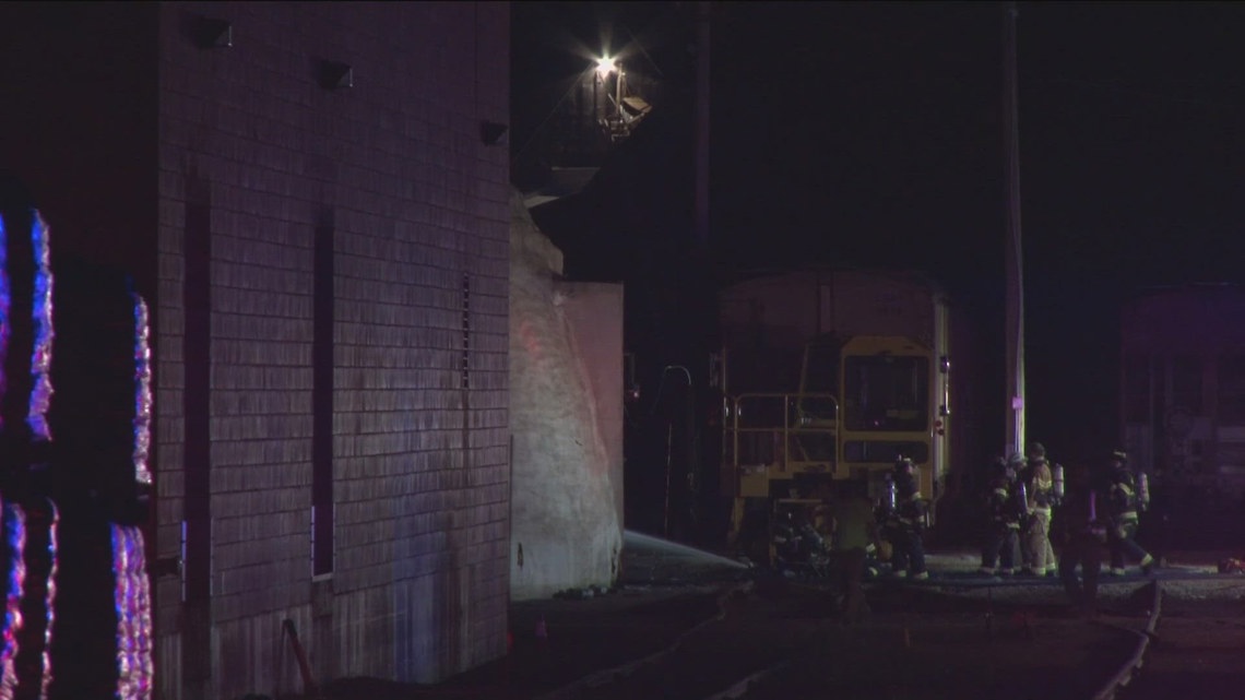 Fire crews respond to Cargill warehouse in Savage | kare11.com