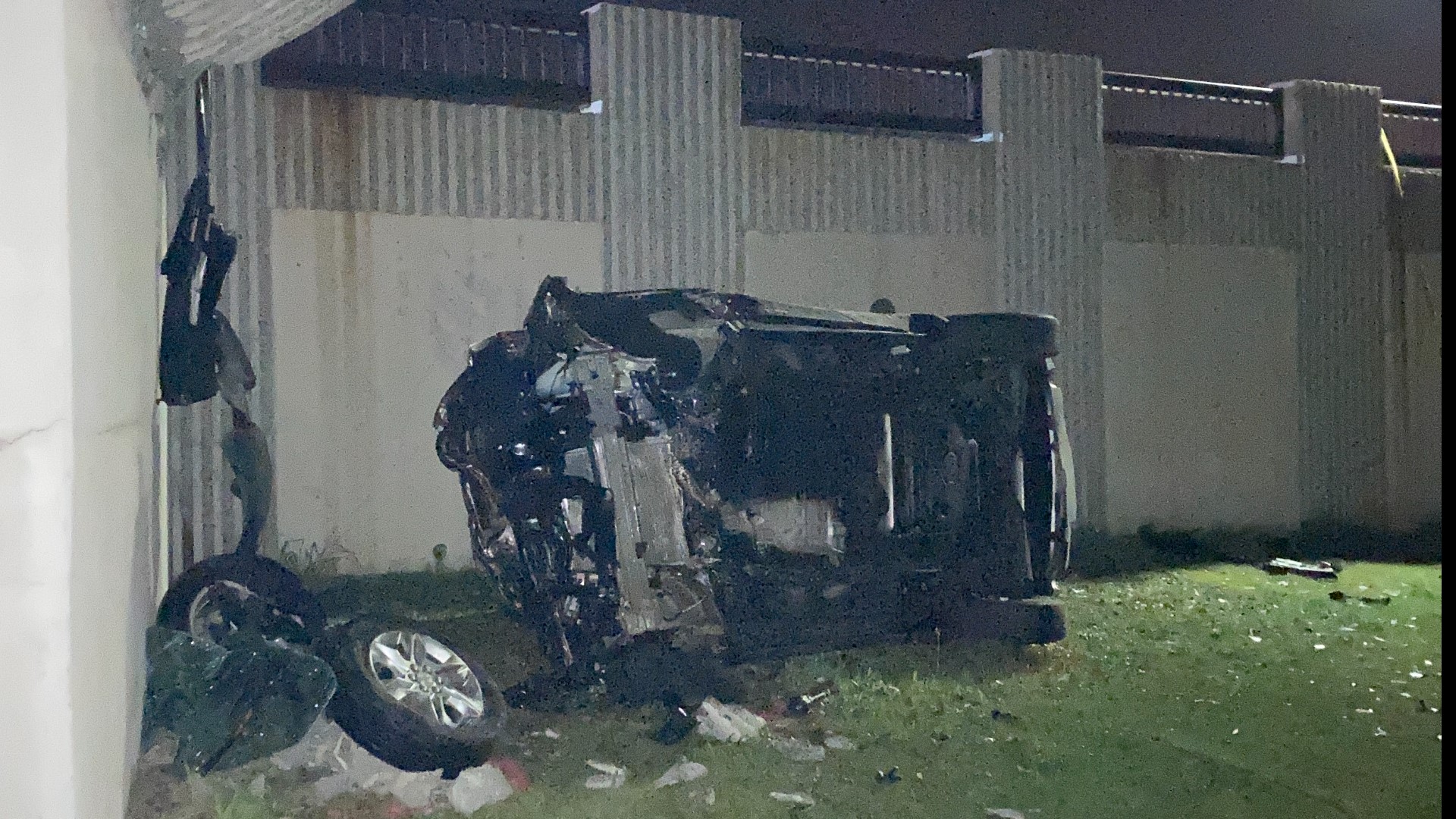 Juveniles injured when car flies off bridge in Prior Lake | kare11.com