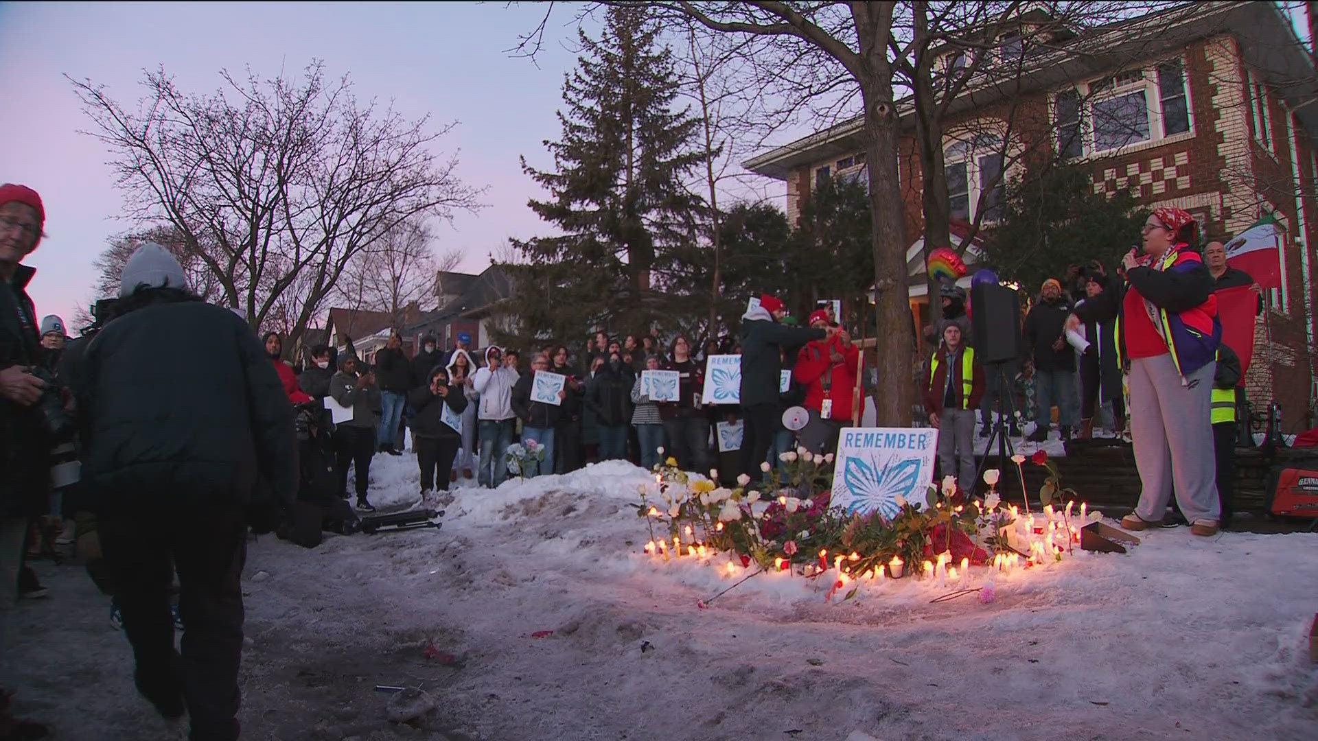 Minnesotans protest following woman's fatal shooting by ICE agent ...