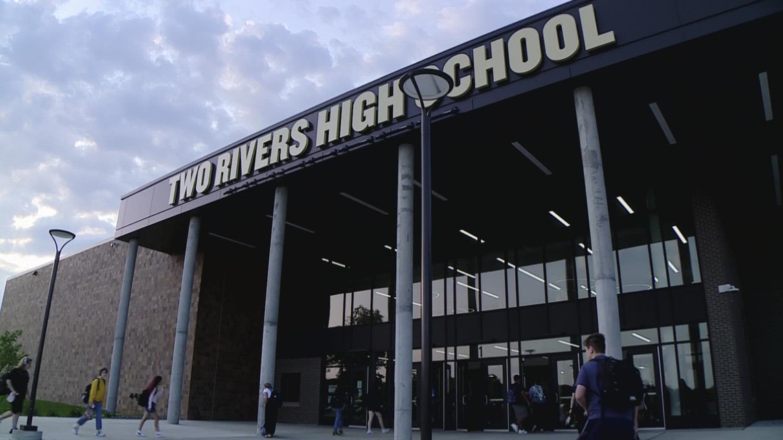 Two Rivers High School 'helps humanize the role of a principal' through ...