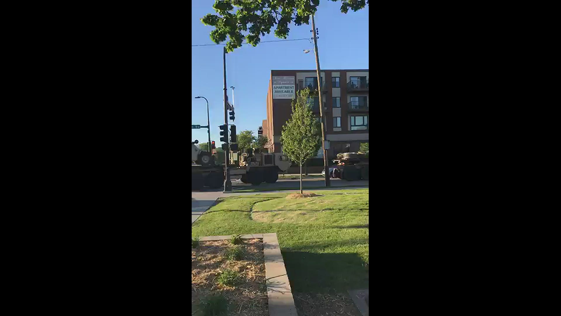National Guard troops arrive at the 2nd Precinct in Minneapolis ...