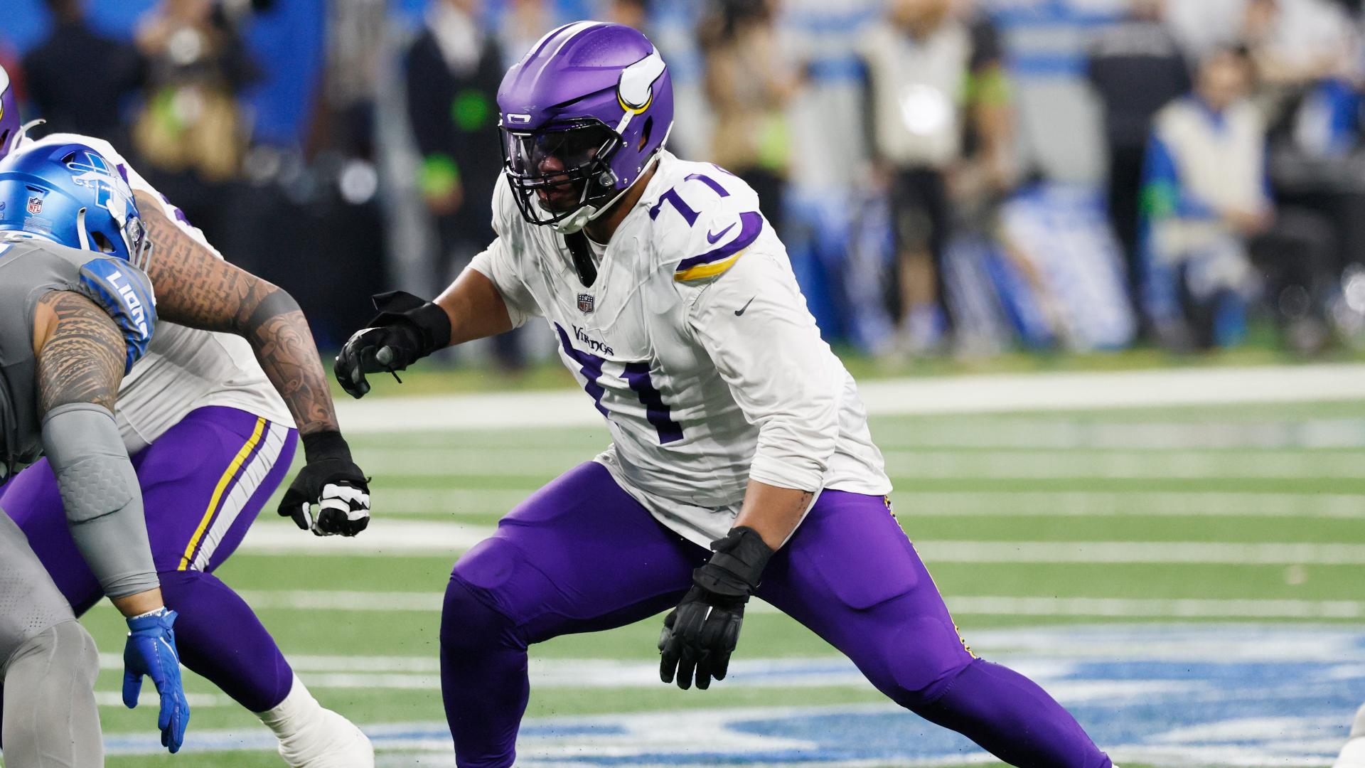 Vikings sign Christian Darrisaw to 4-year extension | kare11.com