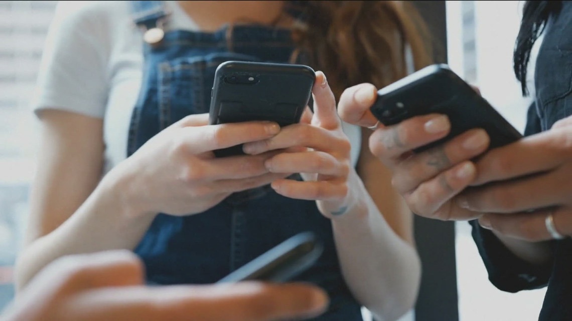 Expert shares advice for families setting screen time limits | kare11.com