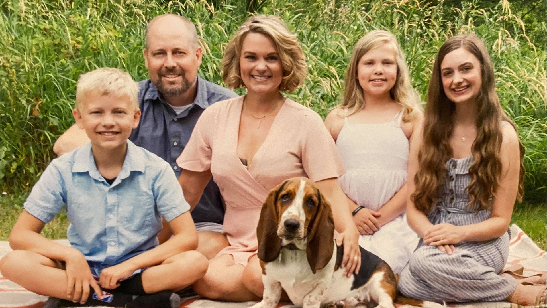 Kids scatter hockey dad's ashes at backyard rink he built for them ...