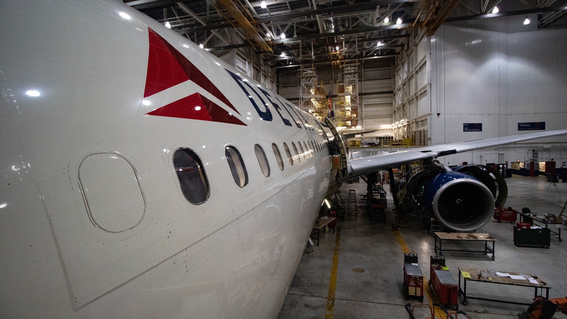 Ellery McCardle visits a Delta hangar at MSP | kare11.com