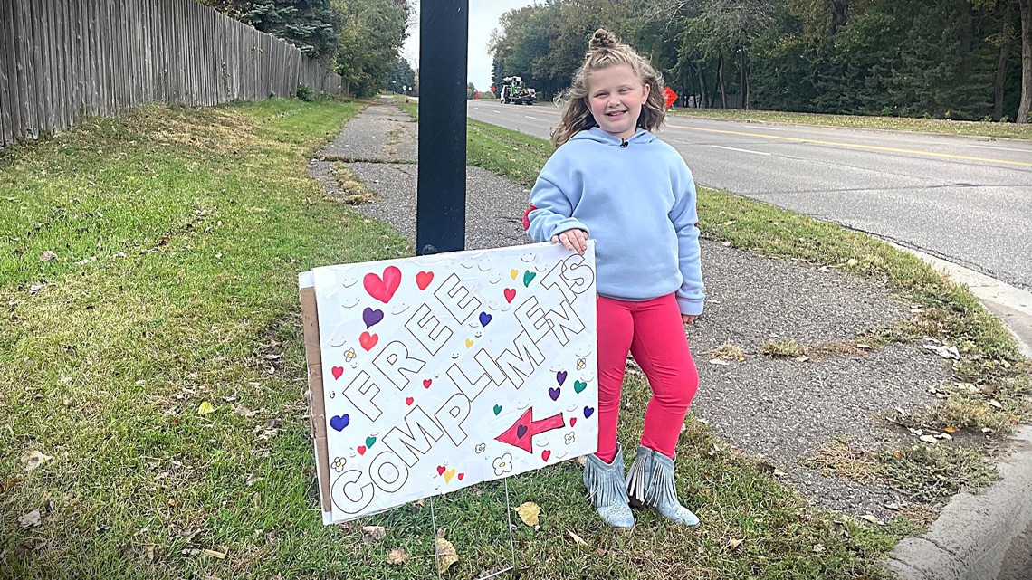 9-year-old girl offering free compliments is doing brisk business ...