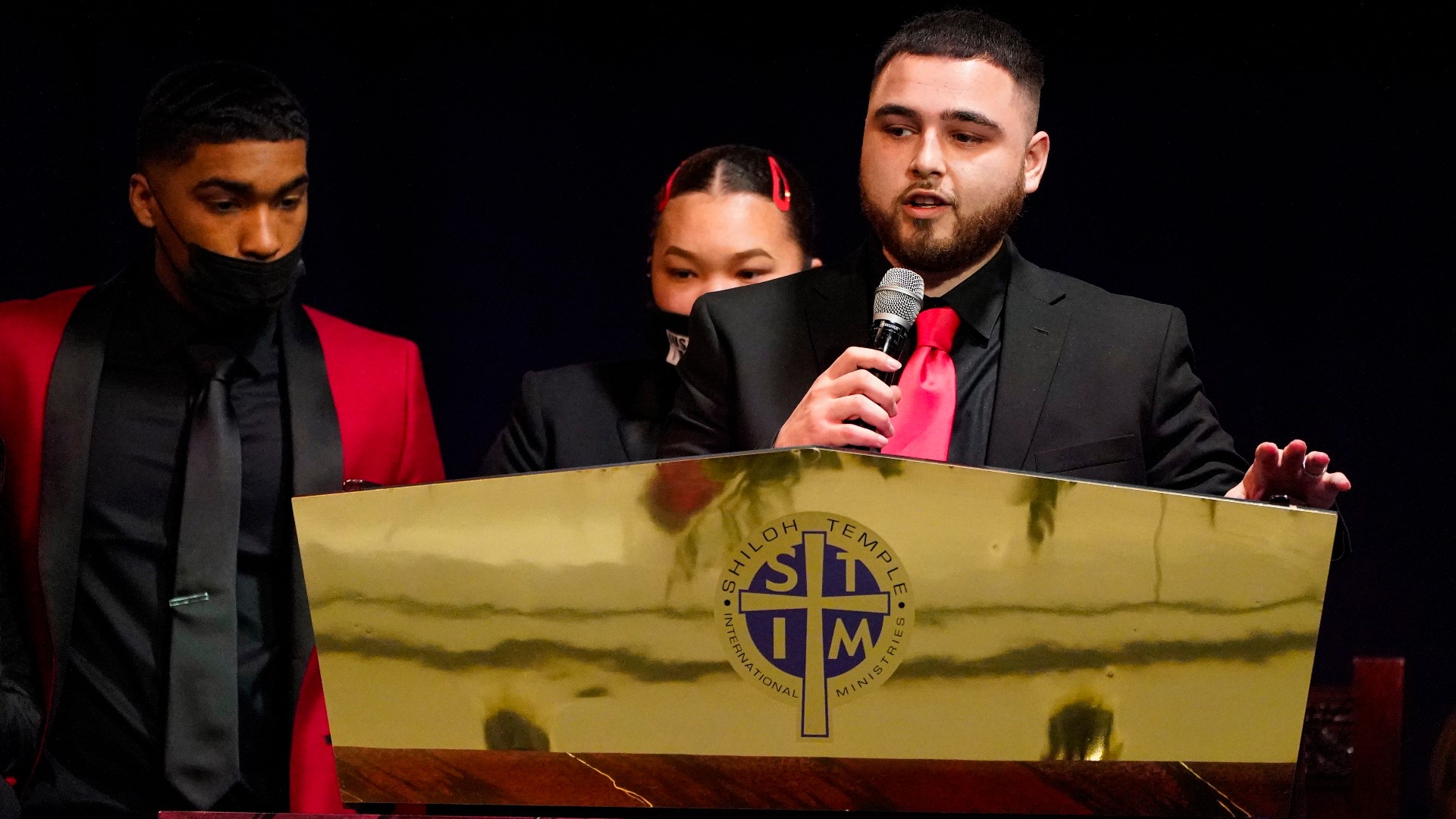 PHOTOS: Daunte Wright funeral at Shiloh Temple | kare11.com