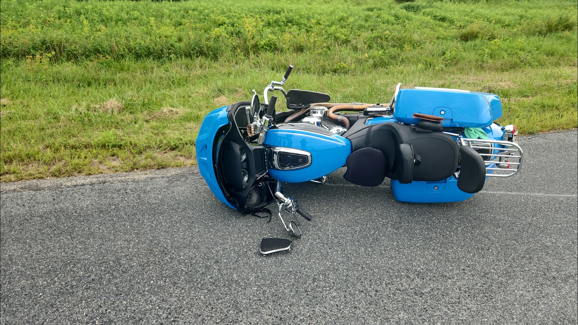 Motorcycle crash leaves man dead in Pierce County | kare11.com