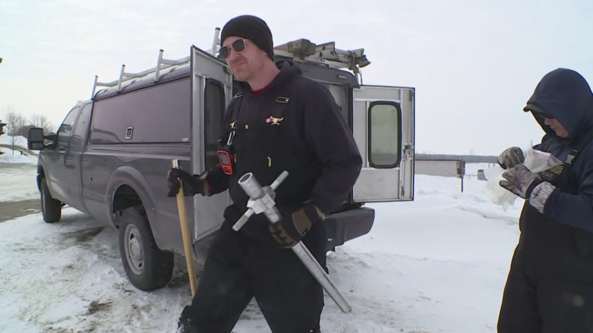 US Army Corps of Engineers hydrologic technicans measure snowpack ...