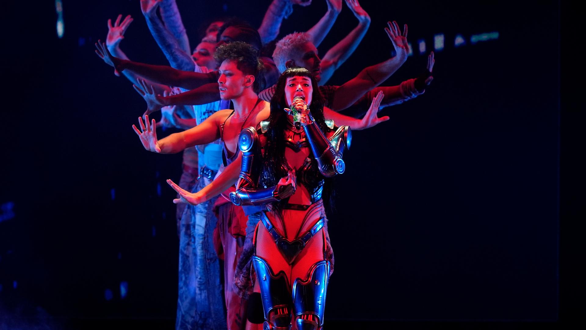 Katy Perry concert at Target Center delayed, fans kept waiting outside ...