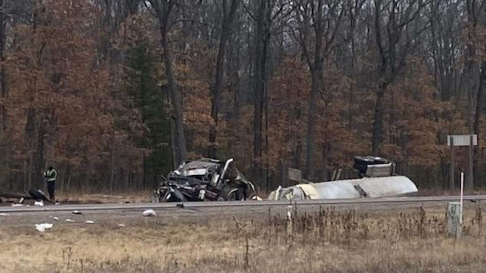 At least 1 dead in Clark County, Wisconsin crash | kare11.com