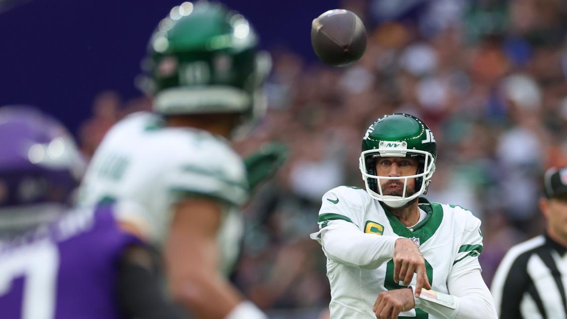Aaron Rodgers reaches passing milestone in London | kare11.com