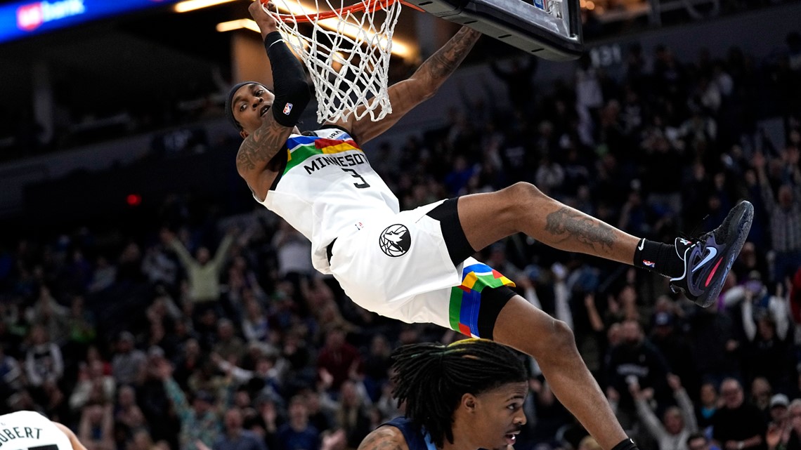 Wolves top Memphis after moment of silence for Nichols | kare11.com